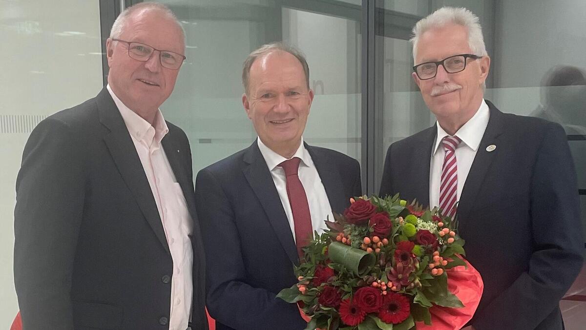 Michael Breuer als Präsident des Rheinischen Sparkassen- und ...